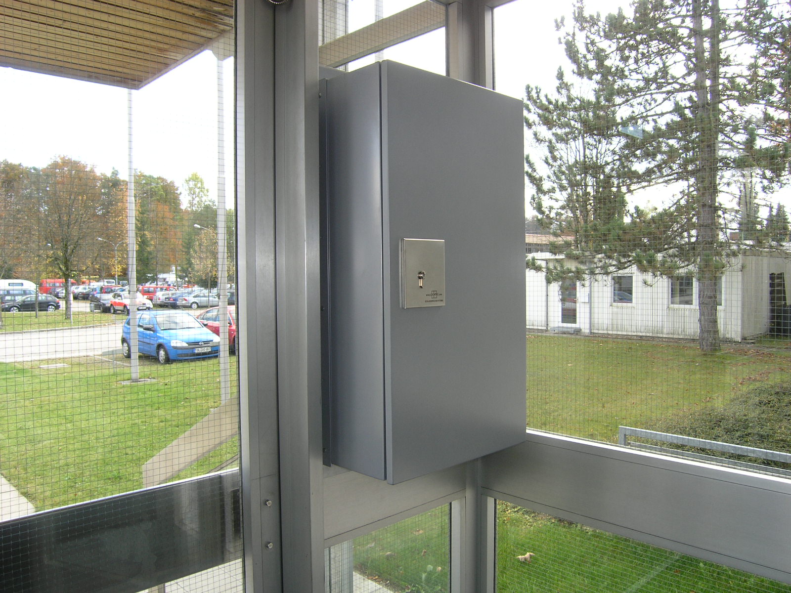 Small pickup lockers, handover system – Locksafe basic